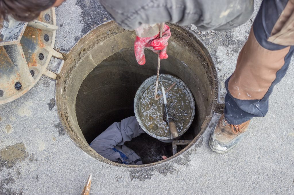 How to Deal With a Clogged Sewer Line - Legendess Plumbing